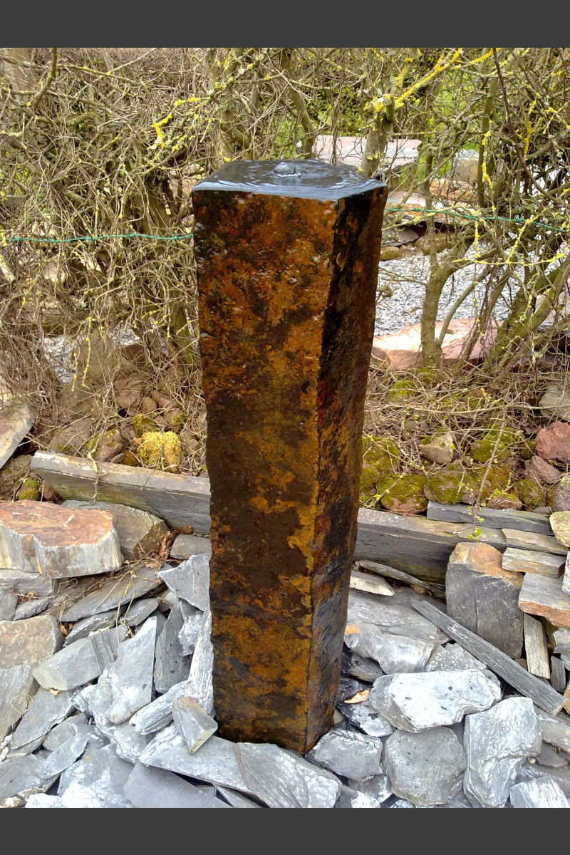 Monolith Quellstein Basaltsäule 90cm - Monolithique