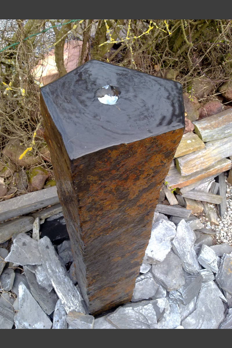 Monolith Quellstein Basaltsäule 90cm - Monolithique