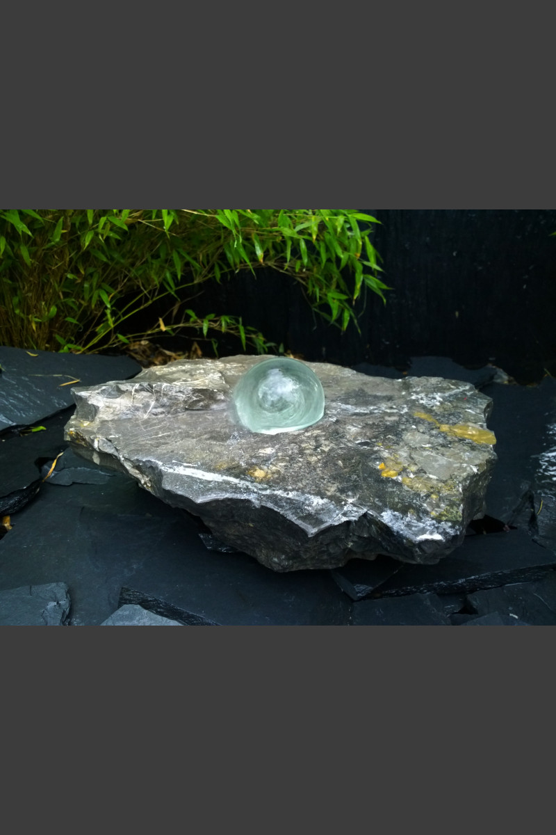 Belgisch Granit Quellstein mit drehender Glaskugel 10cm - Quellsteine ...