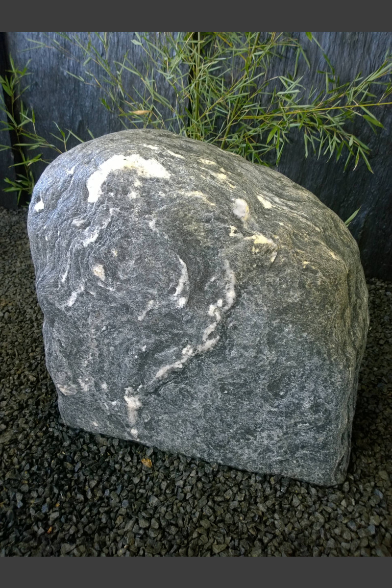 Kalkstein Alpengrau Findling 72cm - Monolithique