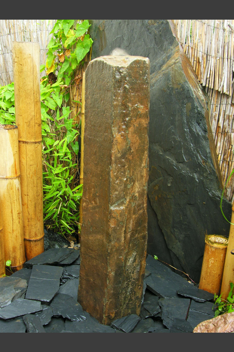 Quellstein Monolith Basalt 75cm - Quellsteine - Quellstein - Monolithique