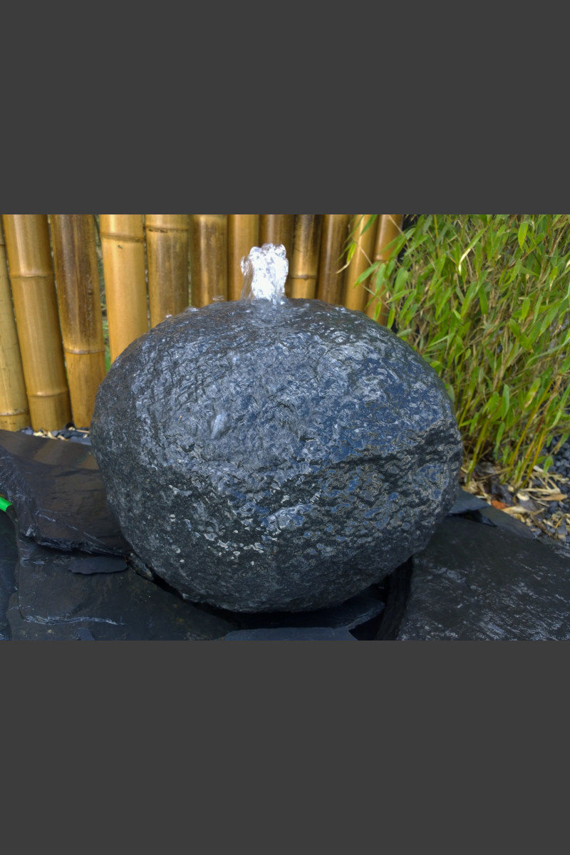 Basalt Kugel Quellstein 30cm - Findlinge Felsen - Quellsteine ...