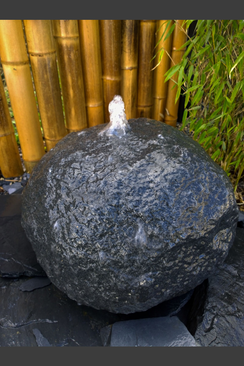 Basalt Kugel Quellstein 30cm - Basalt - Findlinge Felsen - Quellsteine ...