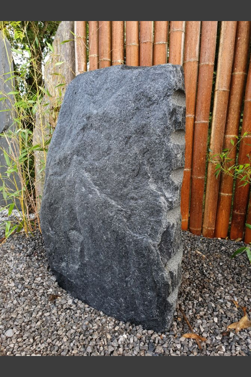 Pierre Solitäre Schiste gris-noir - Monolithique