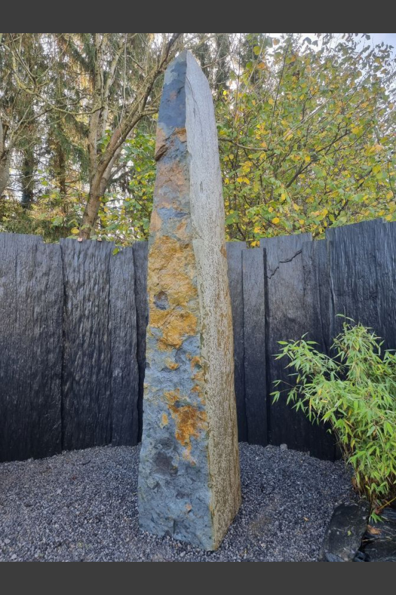 Grüner Kalkstein Monolith 300cm - Monolithique